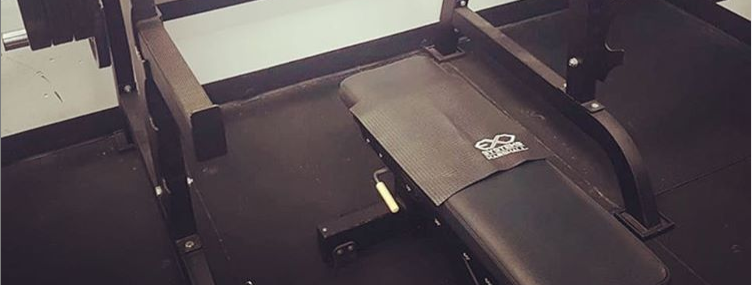 Building the ideal bench position with a bench press grip mat - Anvil ...